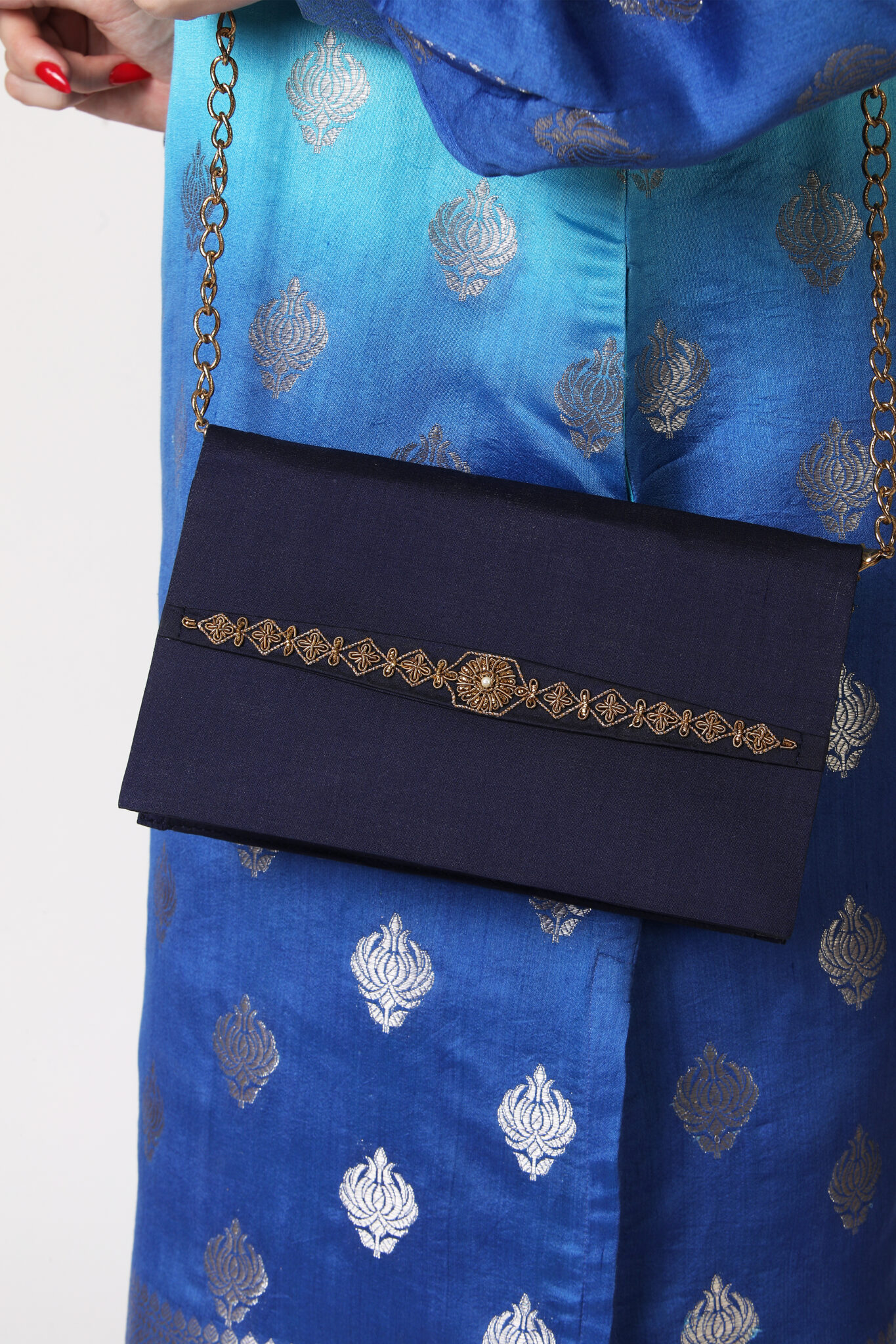 Hand Embroidered Bag – Burlingtons
